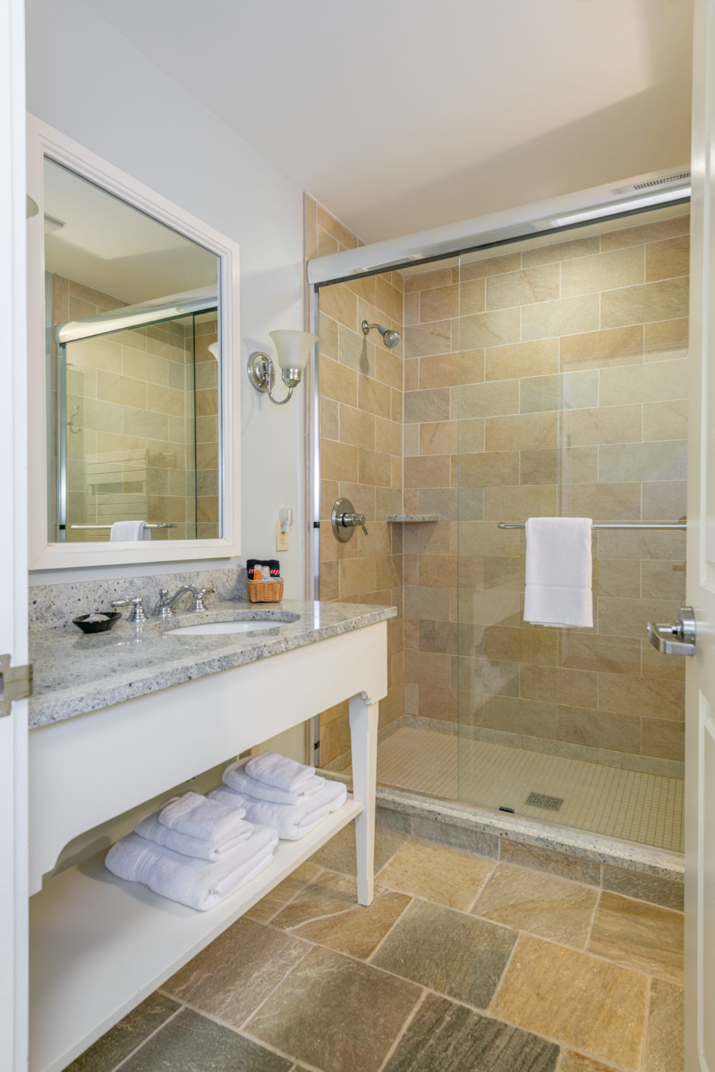 Walker Bathroom - Norwich Inn